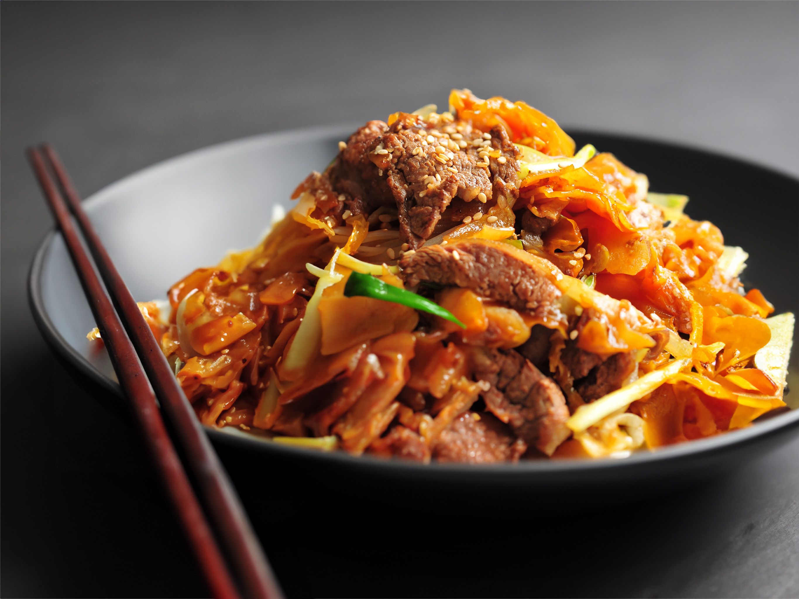 Stir-Fried Flat Rice Noodles 干炒河粉 (Gan Chao He Fen) – rich Oriental